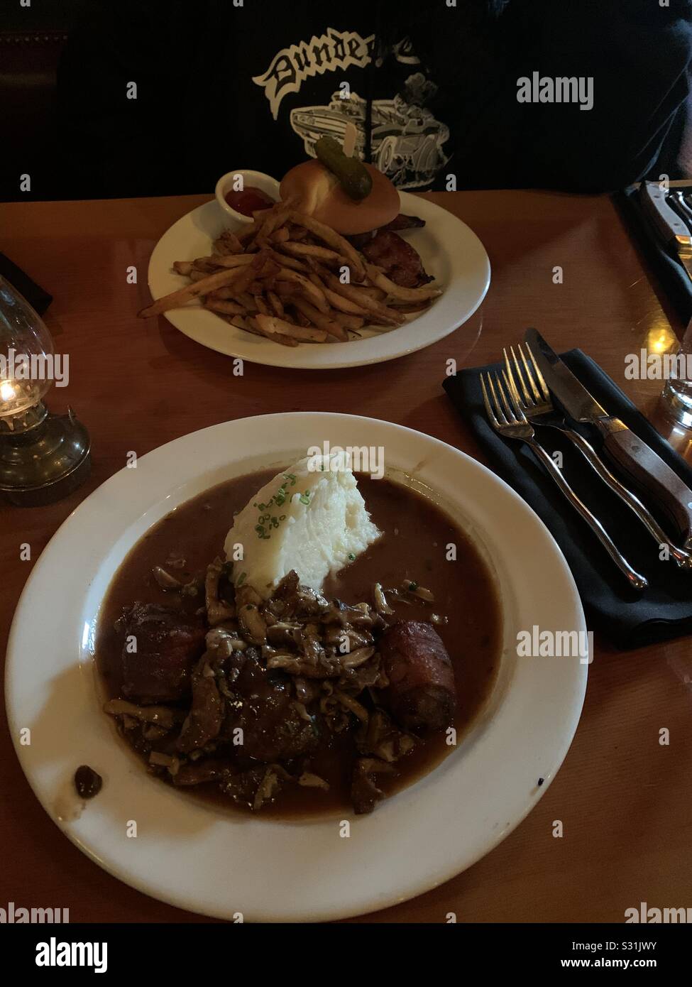 Fancy dinner restaurant hi-res stock photography and images - Alamy