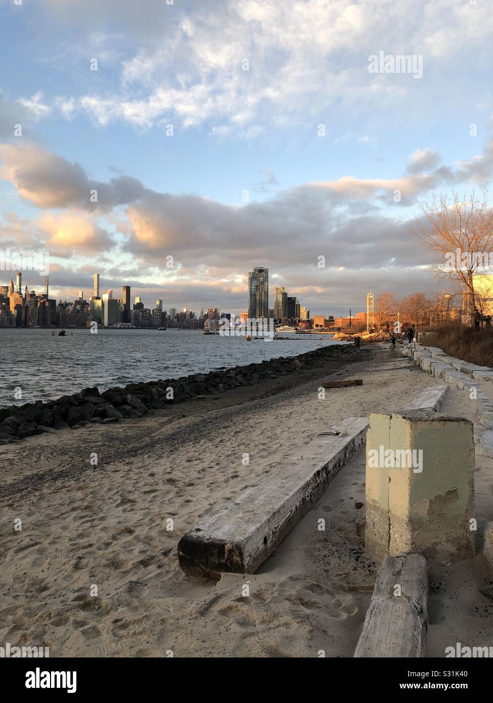 Nyc sunset skyline hi-res stock photography and images - Alamy