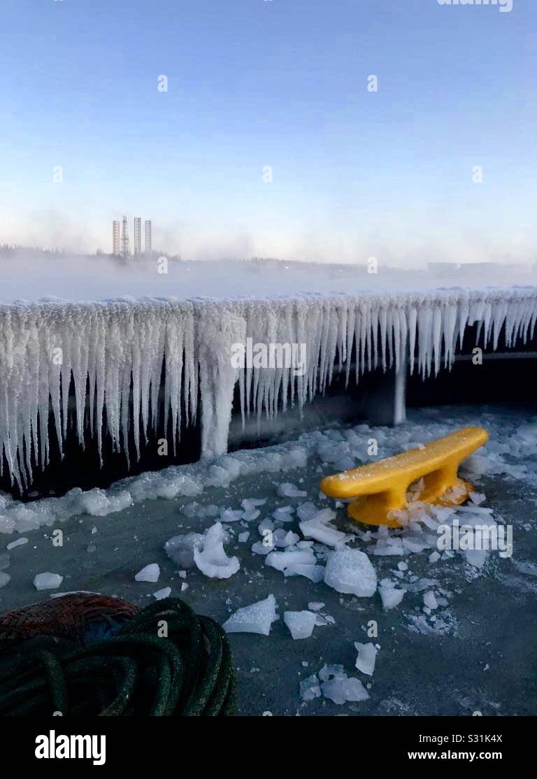 Alaska offshore oil rig hi-res stock photography and images - Alamy