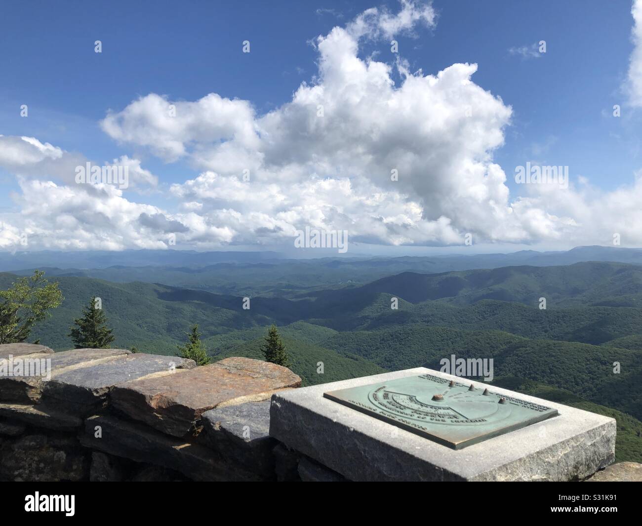 Skyline mountain hi-res stock photography and images - Alamy