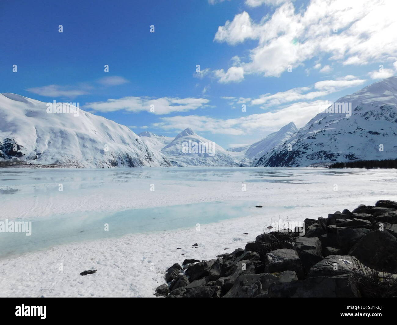 Alaska frozen lake hi-res stock photography and images - Alamy