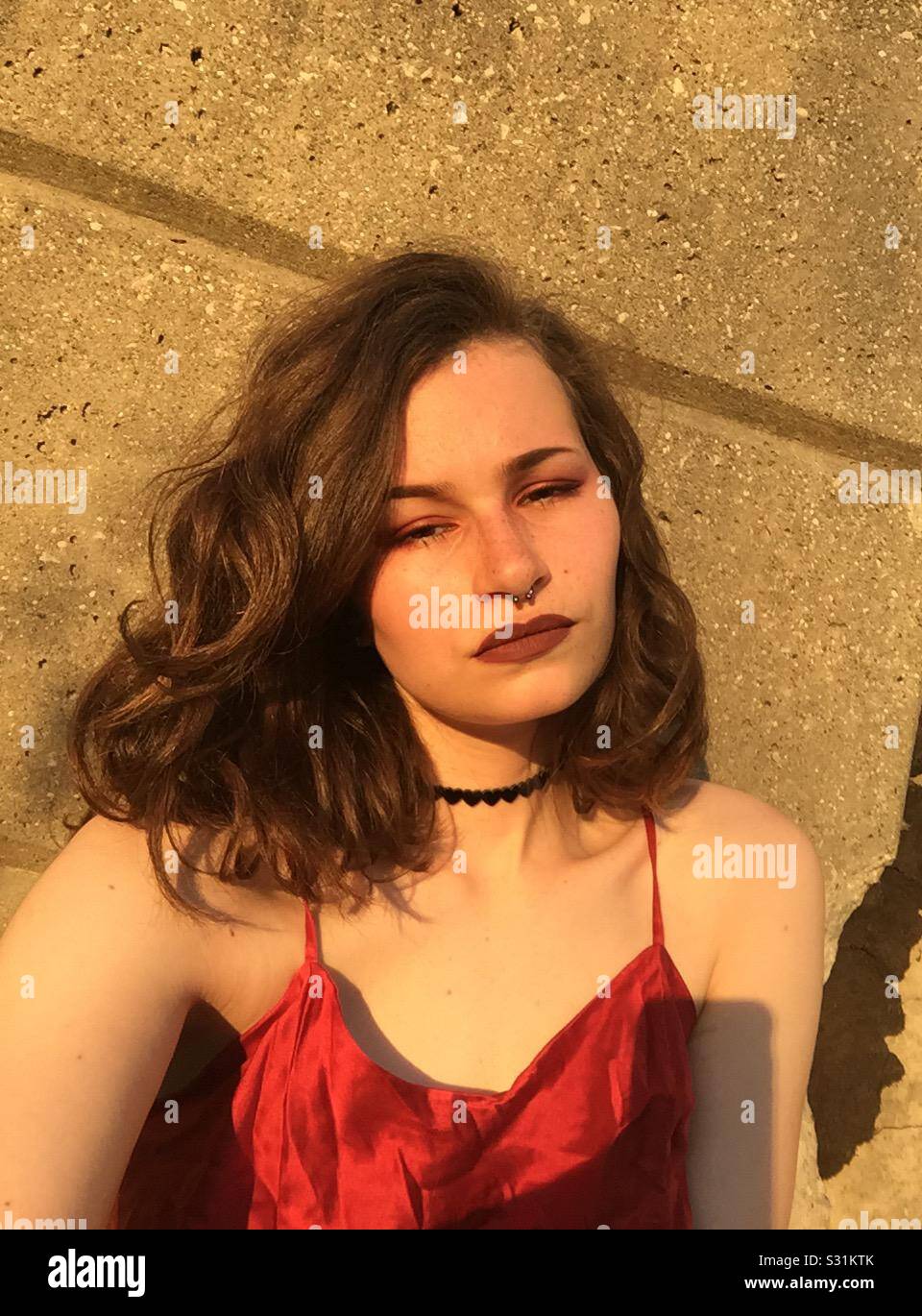 Girl golden hour hi-res stock photography and images - Alamy