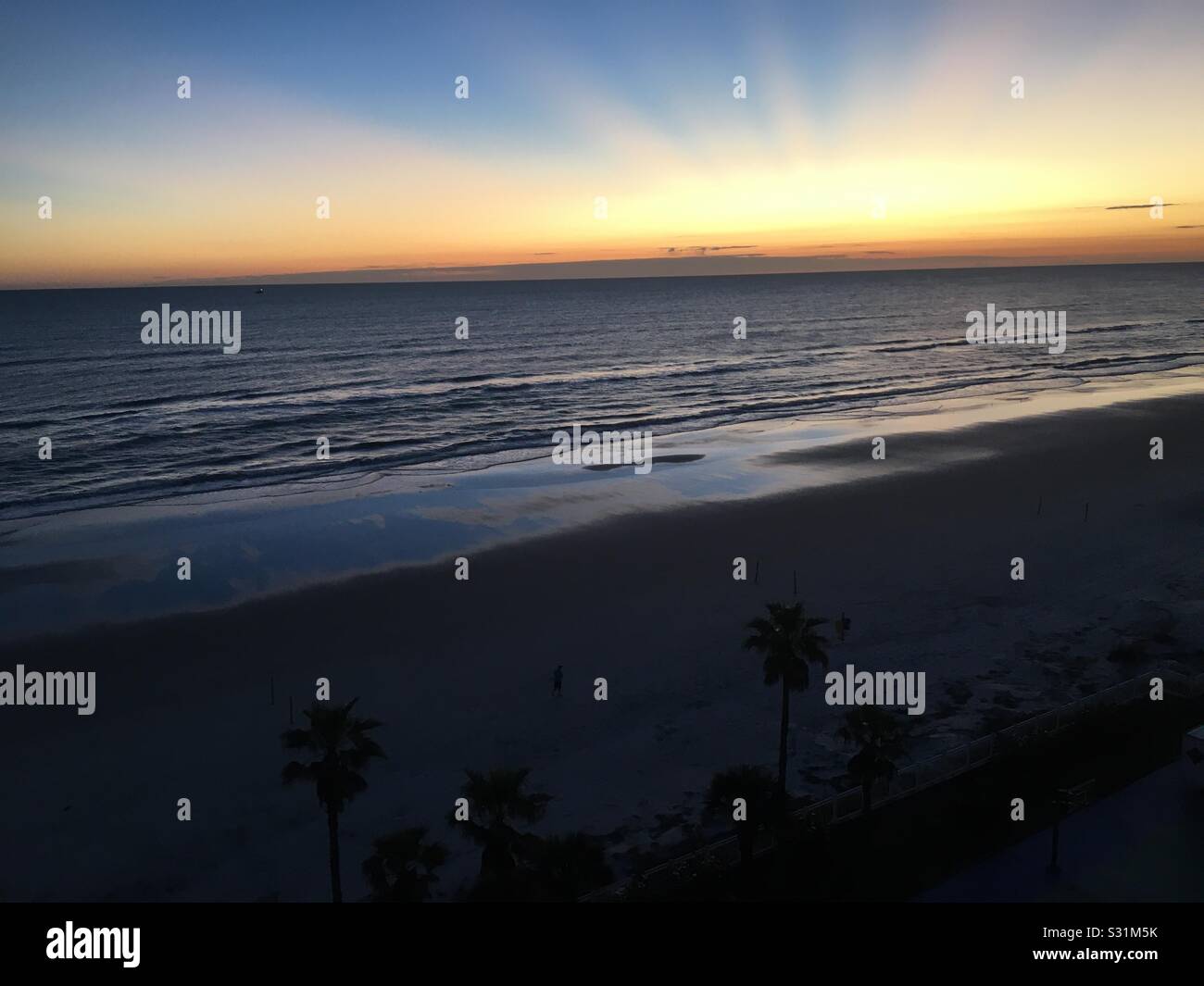Oceanside sunrise hi-res stock photography and images - Alamy