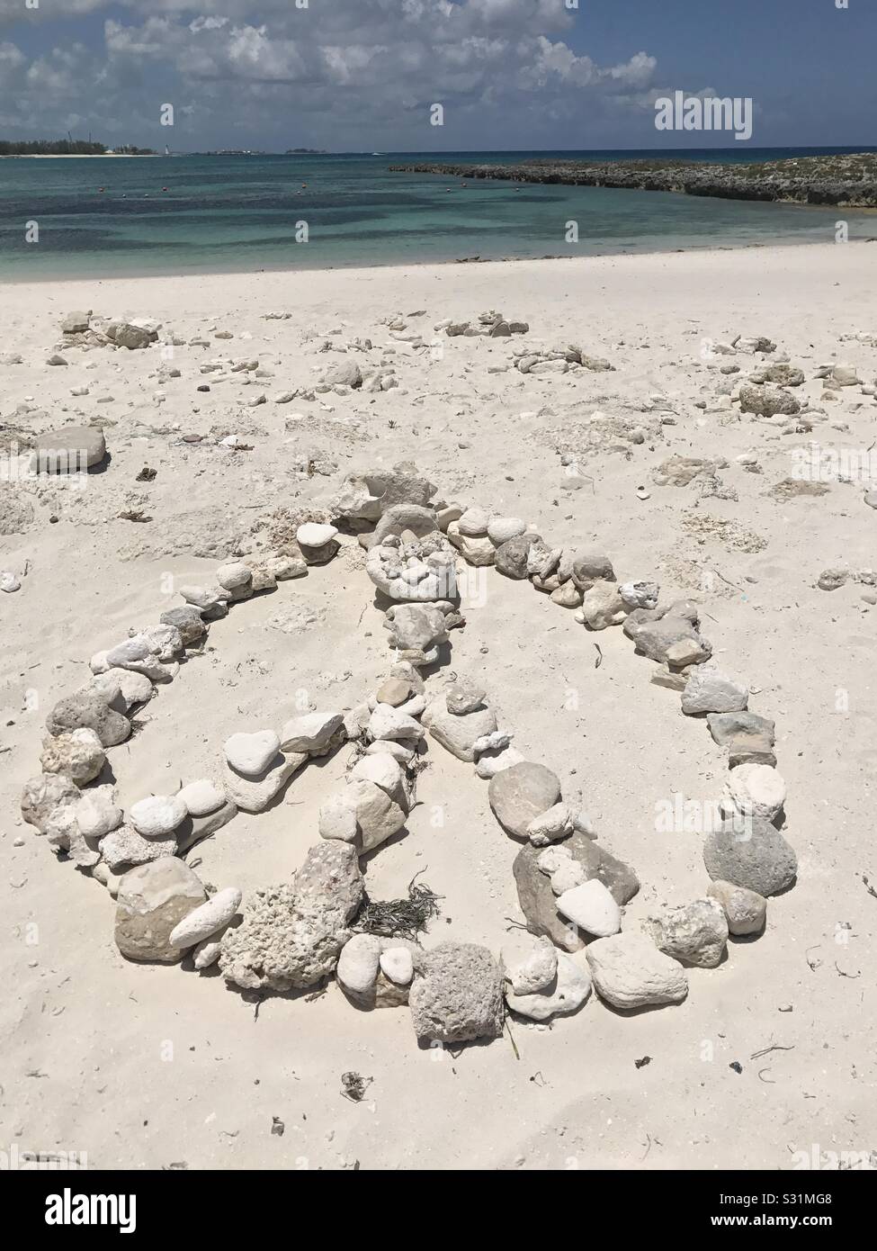 Bahamas sign beach hi-res stock photography and images - Alamy