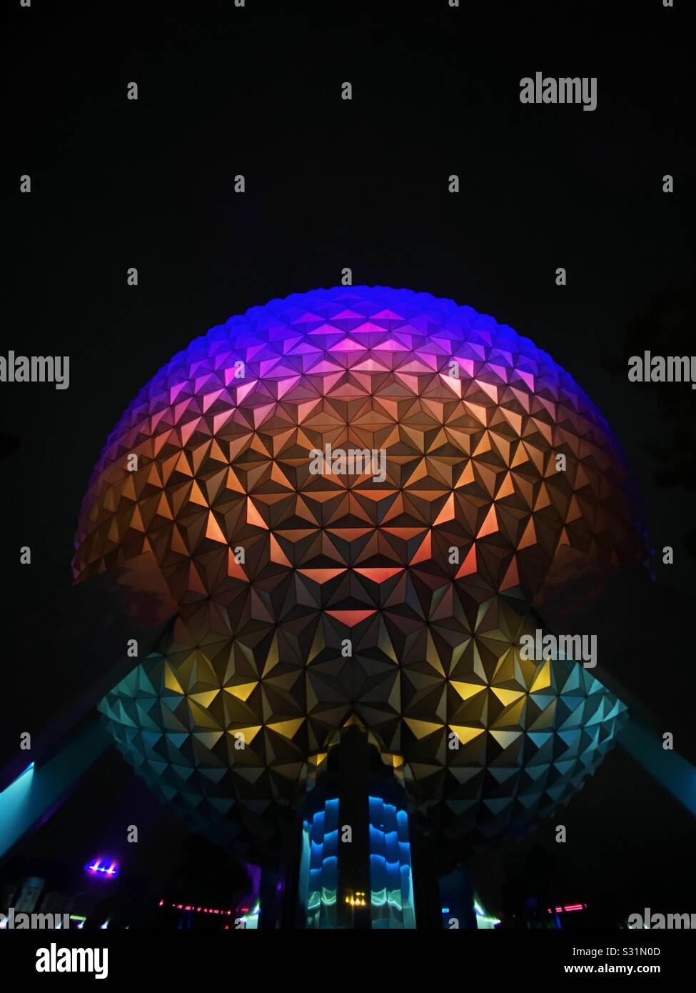 Epcot ball hi-res stock photography and images - Alamy