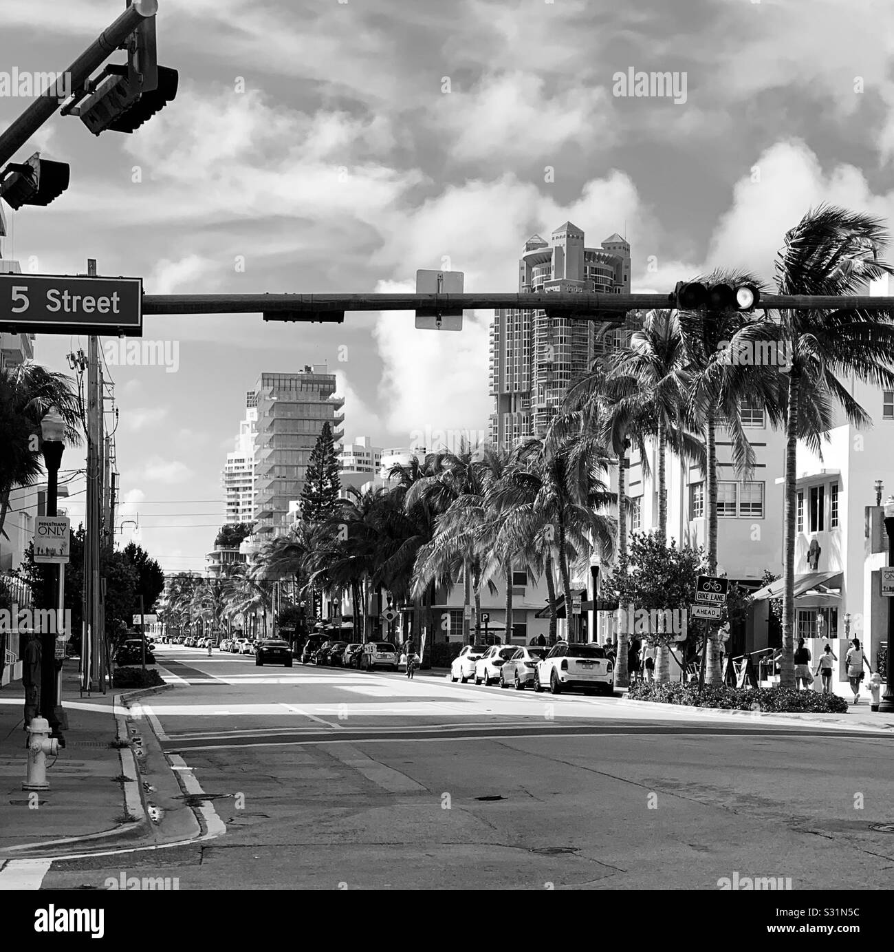 Ocean drive miami Black and White Stock Photos & Images - Alamy