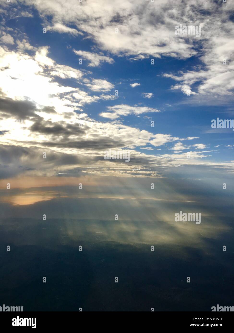 Sun's rays earth hi-res stock photography and images - Alamy