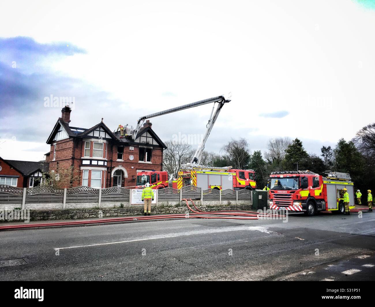Building On Fire High Resolution Stock Photography and Images - Alamy