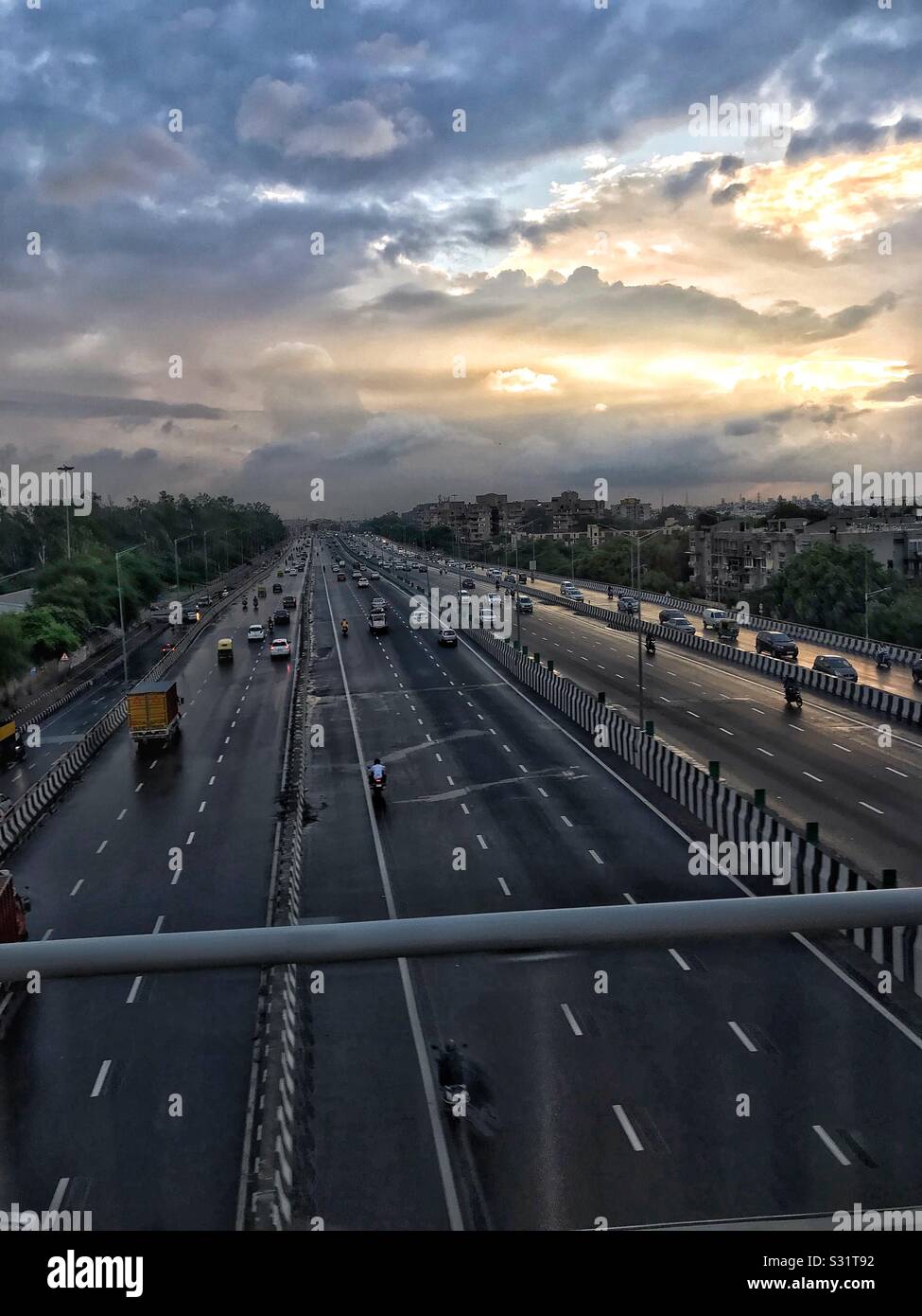 Delhi highway hi-res stock photography and images - Alamy