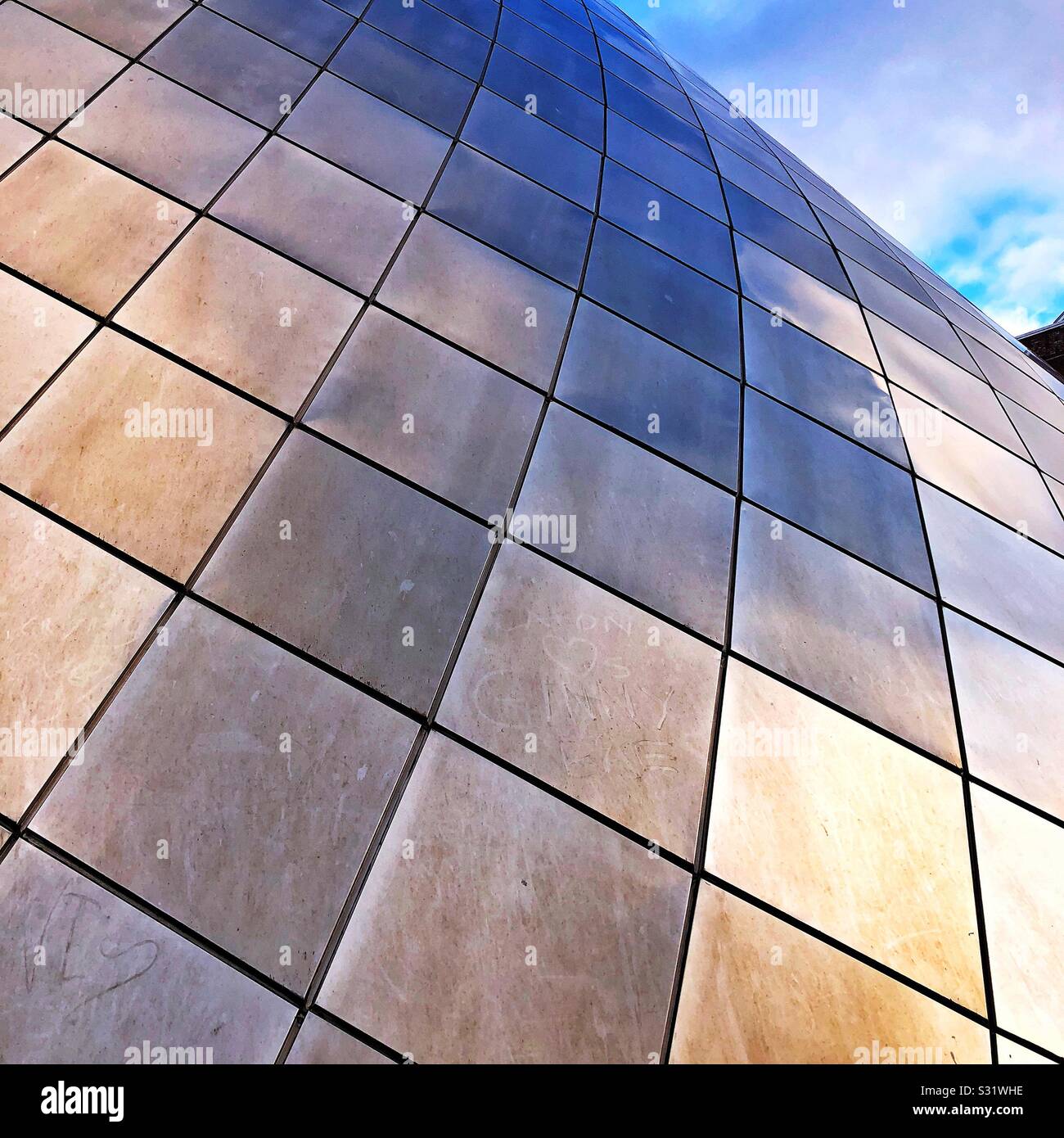 Steel architecture hi-res stock photography and images - Alamy