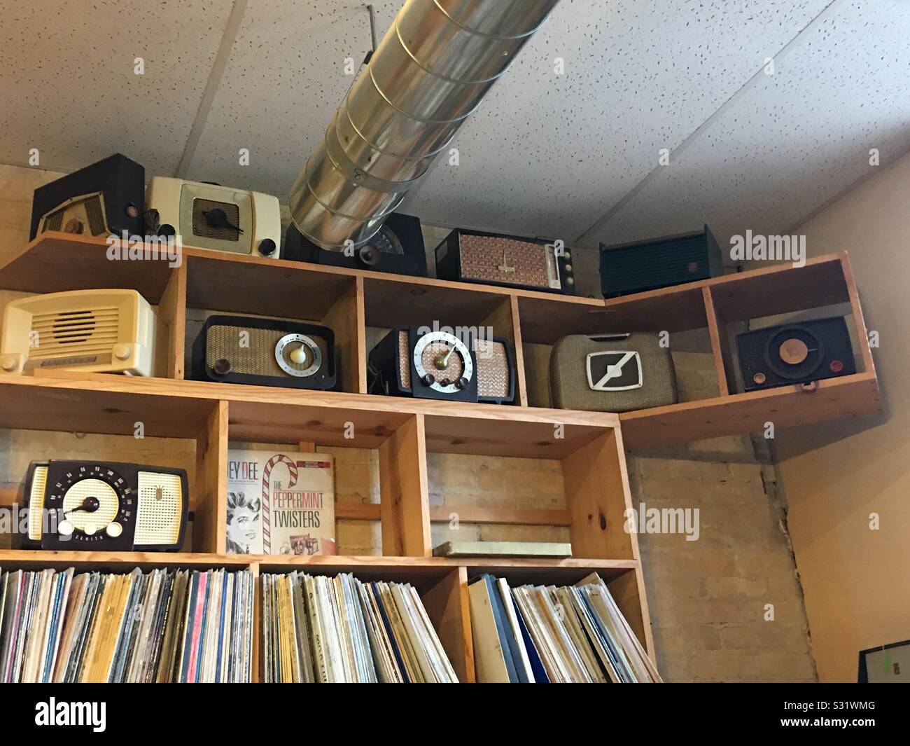 Very Old Radios High Resolution Stock Photography and Images - Alamy