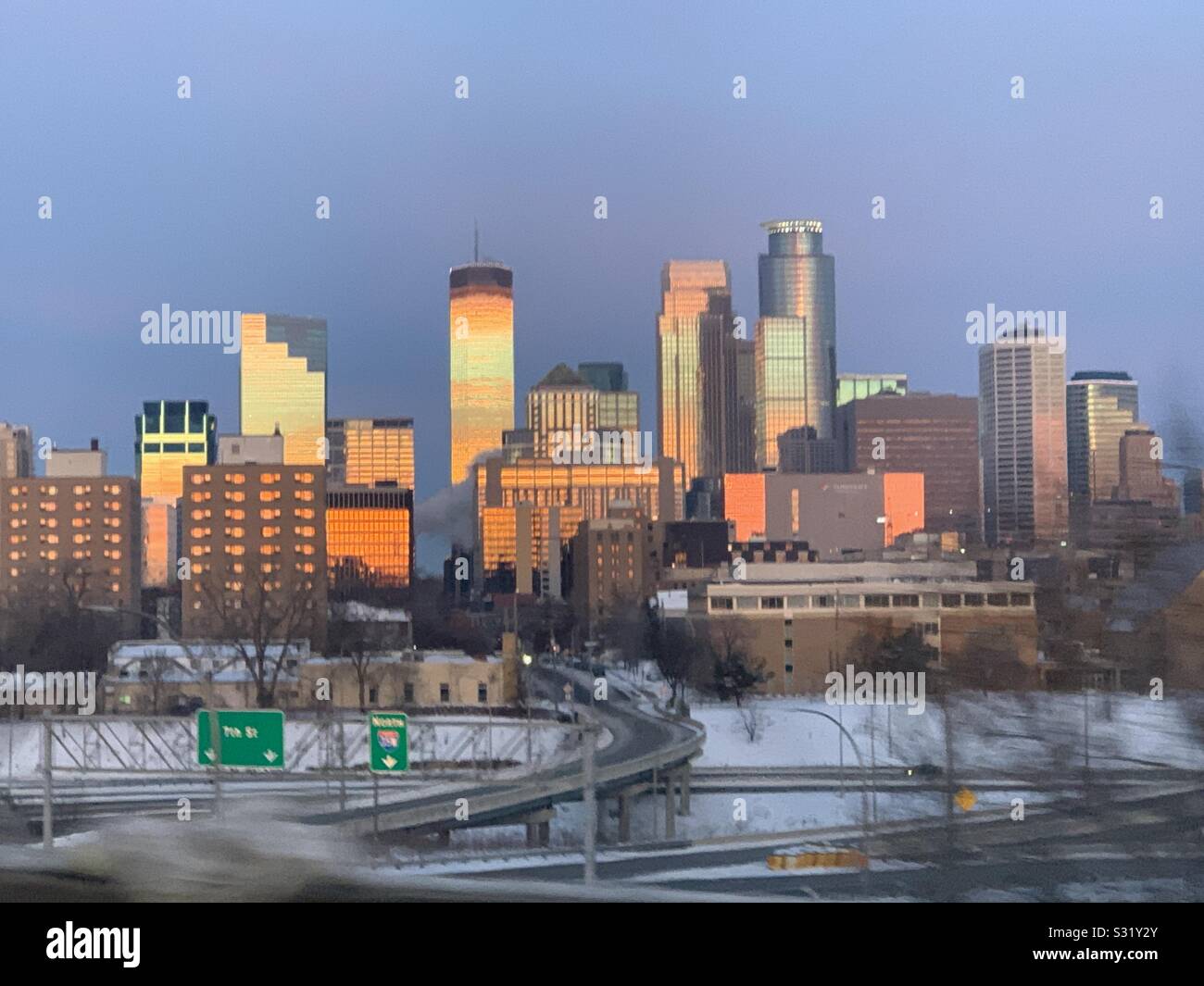 Minneapolis skyline hi-res stock photography and images - Alamy