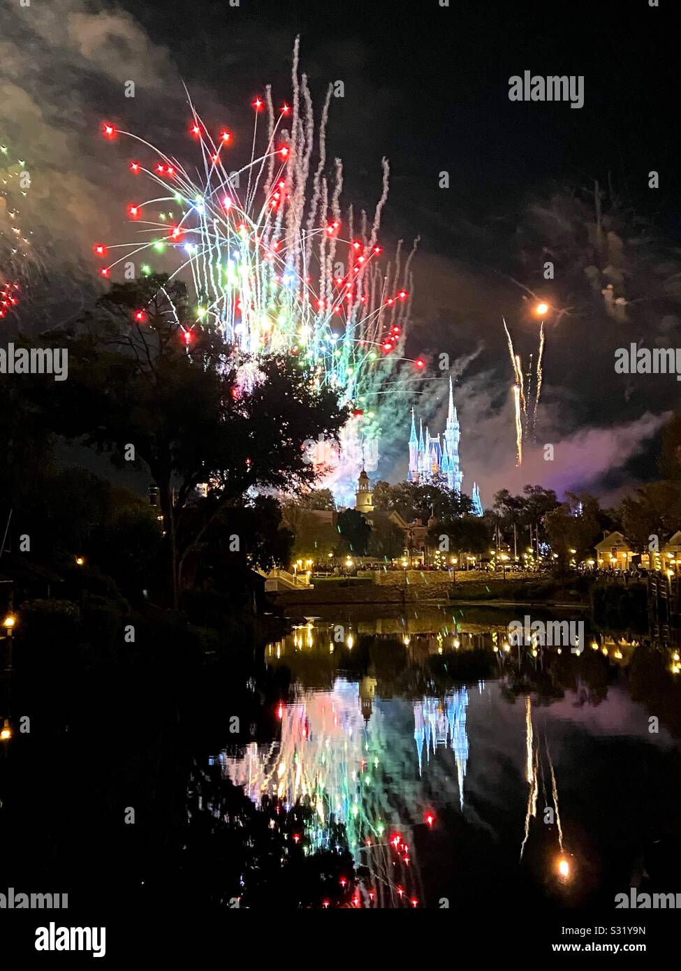 Disney fireworks hi-res stock photography and images - Alamy
