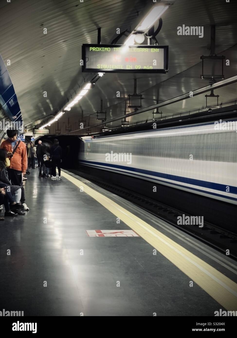 Public transport madrid hi-res stock photography and images - Alamy