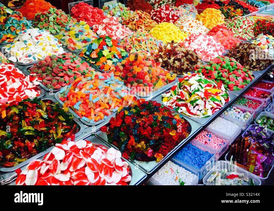 Candy shop in the vibrant Mahane Yehuda market in Jerusalem Stock Photo ...