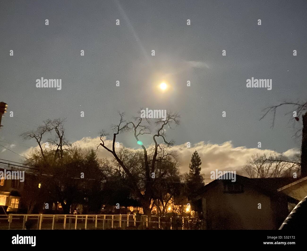 The night sun hi-res stock photography and images - Alamy