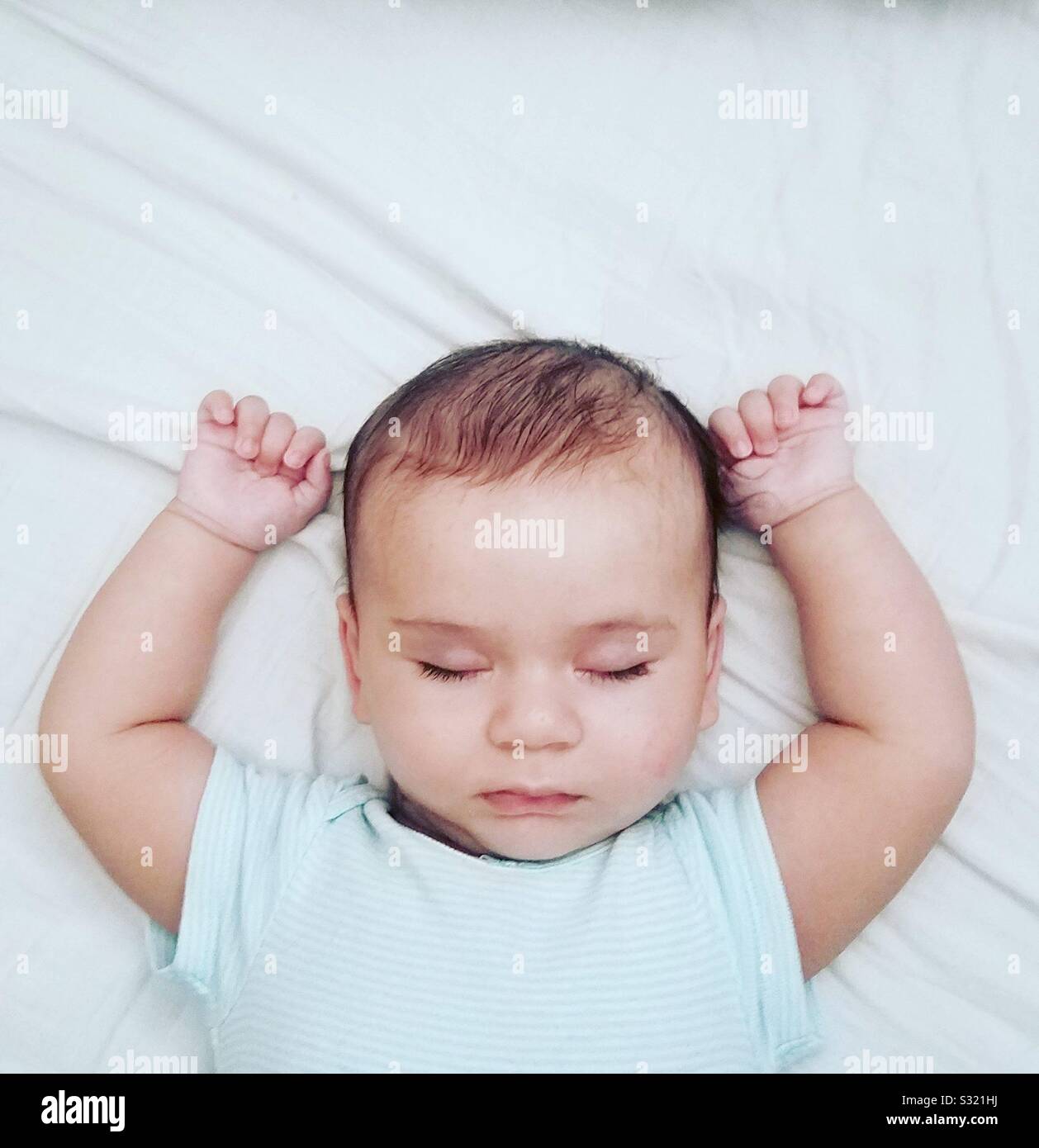 Sleeping soundly hi-res stock photography and images - Alamy