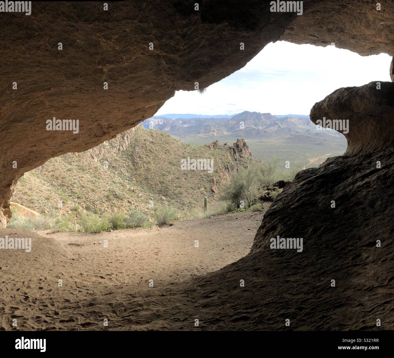 Wave cave hi-res stock photography and images - Alamy