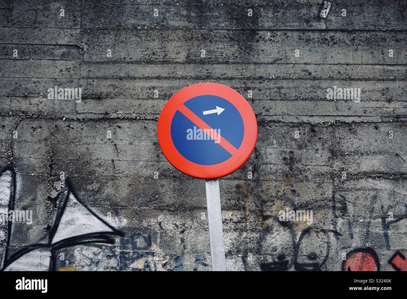 parking prohibited traffic sign Stock Photo - Alamy