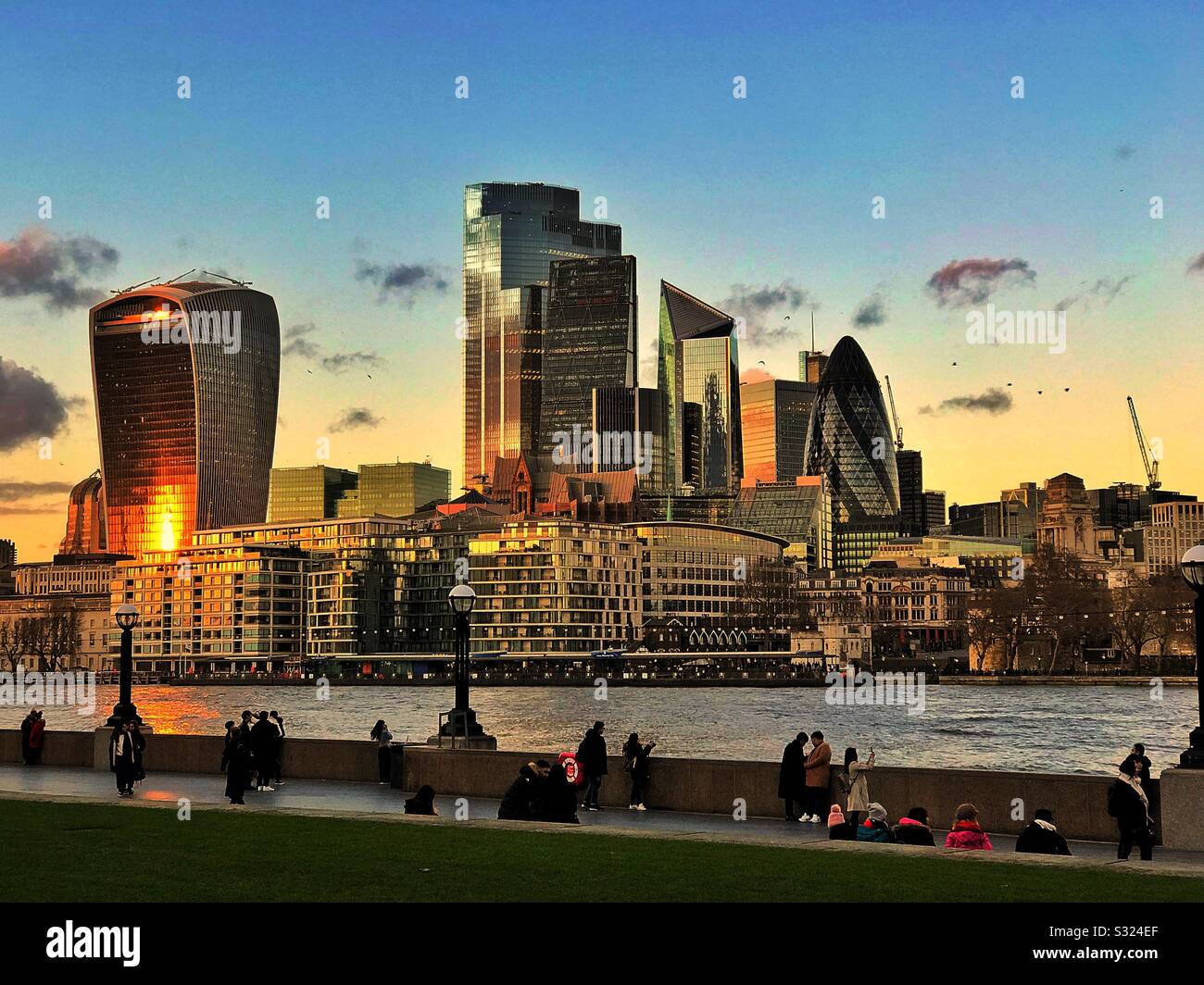 London sunset gherkin hi-res stock photography and images - Alamy