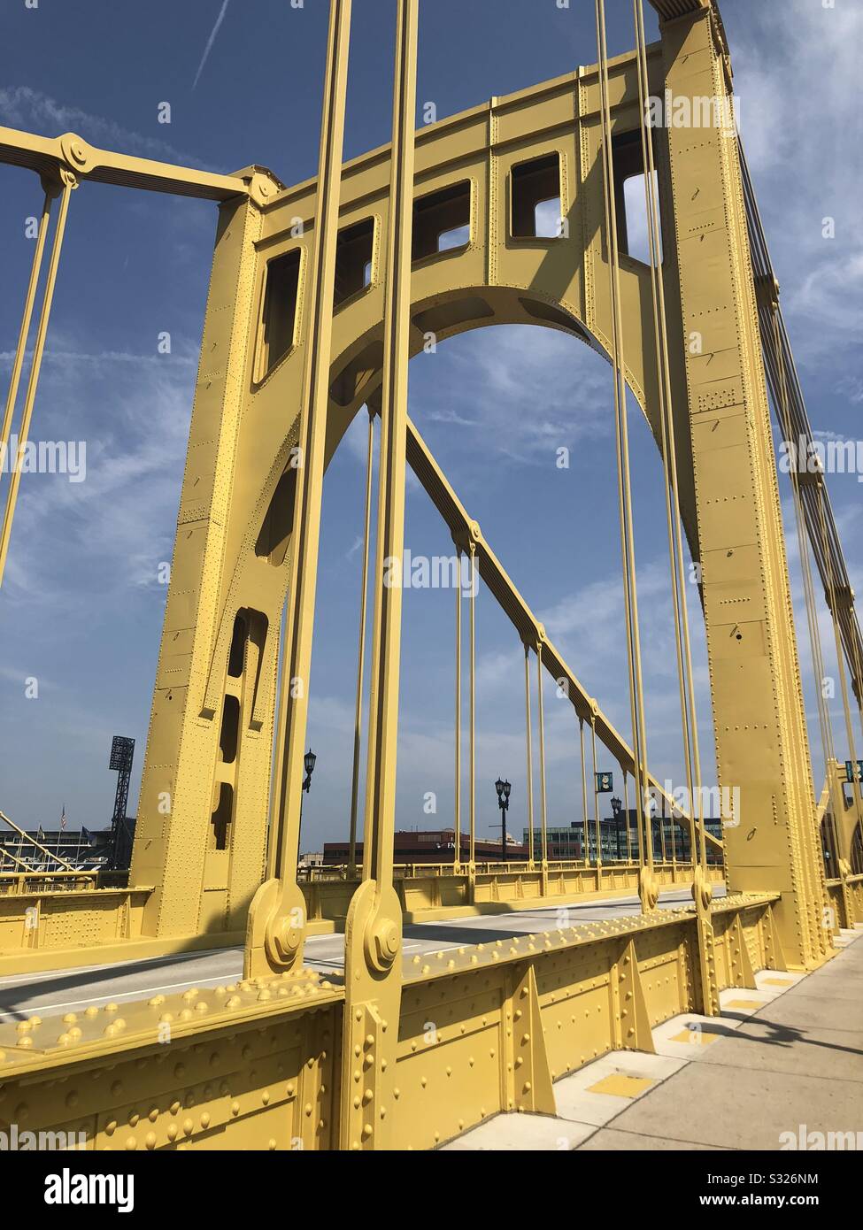 Yellow bridge arch hi-res stock photography and images - Alamy