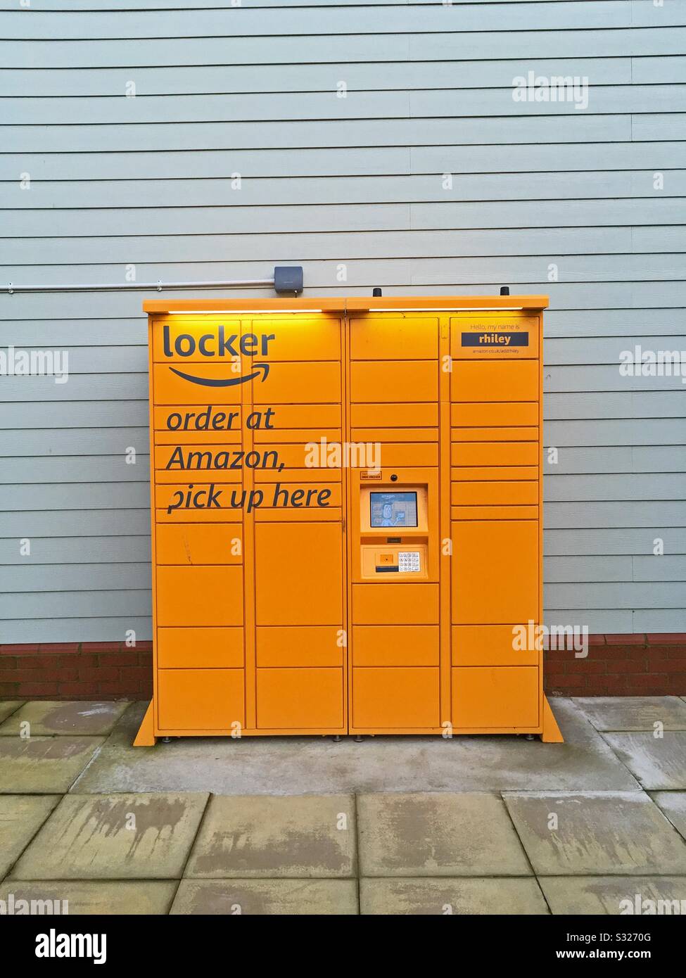 Amazon parcel collection hi-res stock photography and images - Alamy