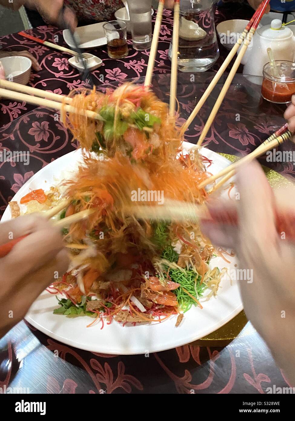Popular Yu Sheng for Chinese New Year . Toss of wealth, good and good ...