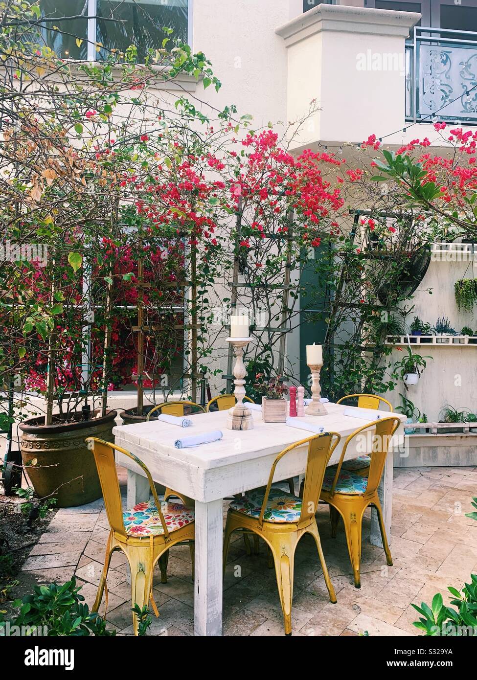 Cafe aesthetic hi-res stock photography and images - Alamy