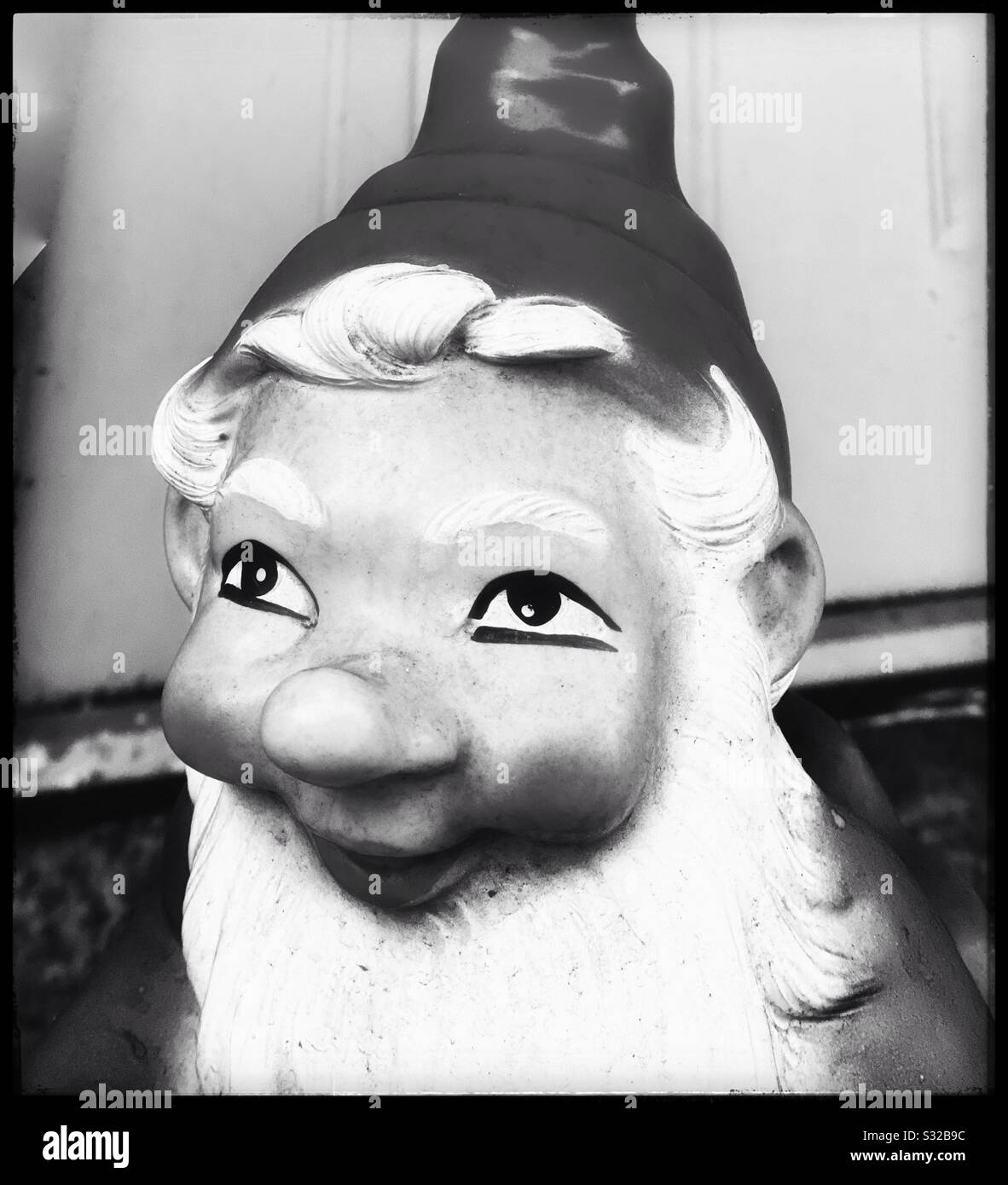 White gnome hi-res stock photography and images - Alamy