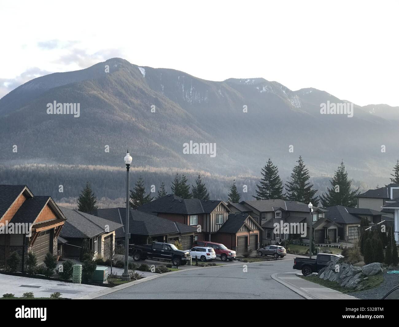 Chilliwack mountain hi-res stock photography and images - Alamy