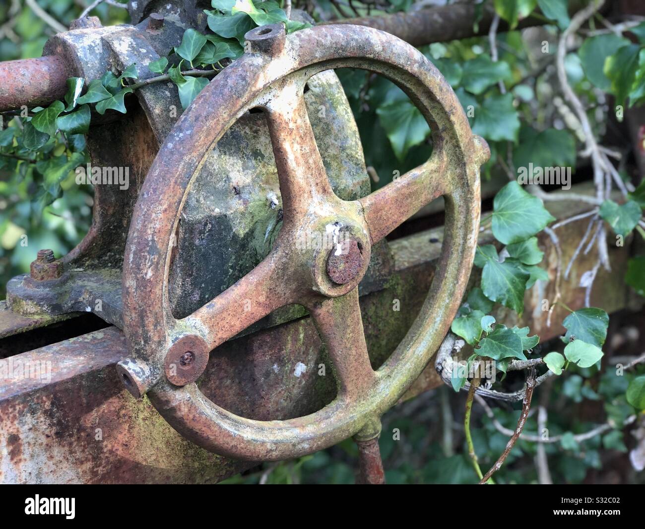 Old iron wheel hi-res stock photography and images - Alamy