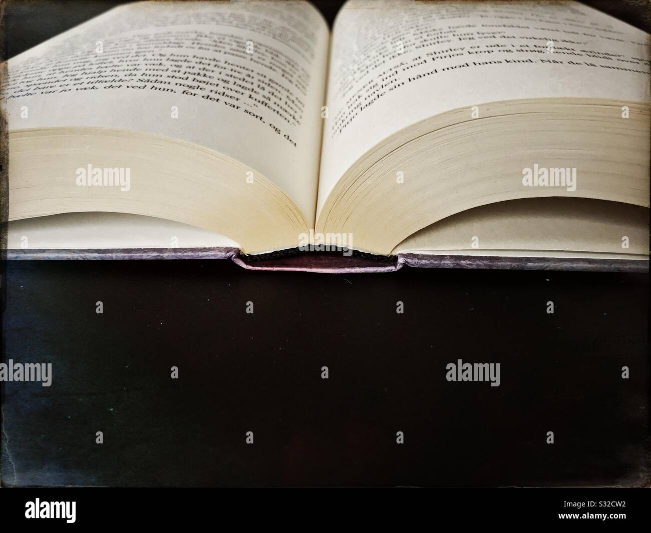 Open book black cover hi-res stock photography and images - Alamy