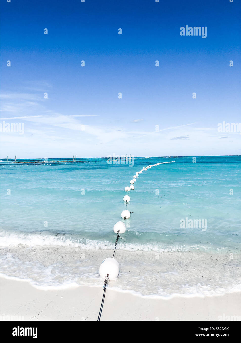Bahamas water hi-res stock photography and images - Alamy