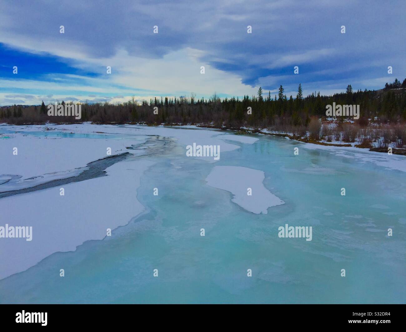 Elbow River , Elbow River valley, Chinook Arch, wilderness, evergreens ...