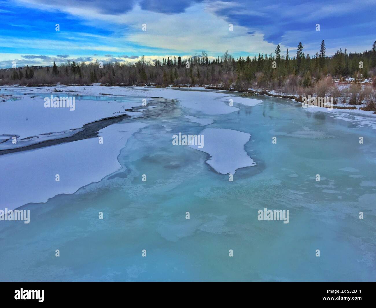 Elbow River , Elbow River valley, winter, Chinook Arch, wilderness ...
