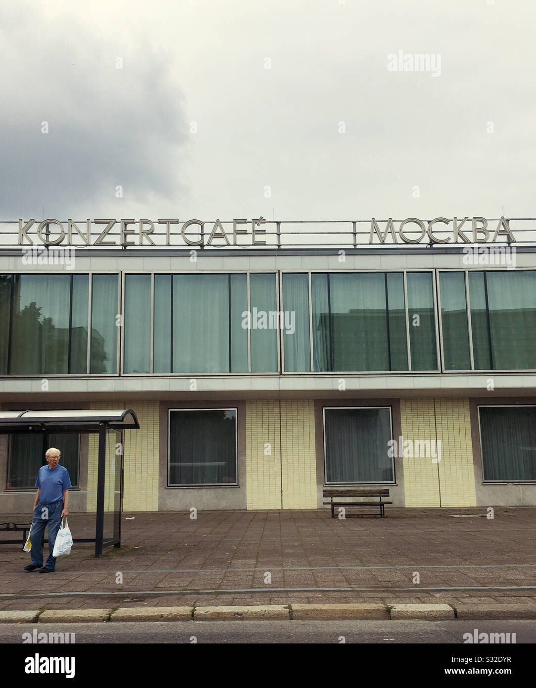 Alexanderplatz Cafe Berlin High Resolution Stock Photography and Images ...