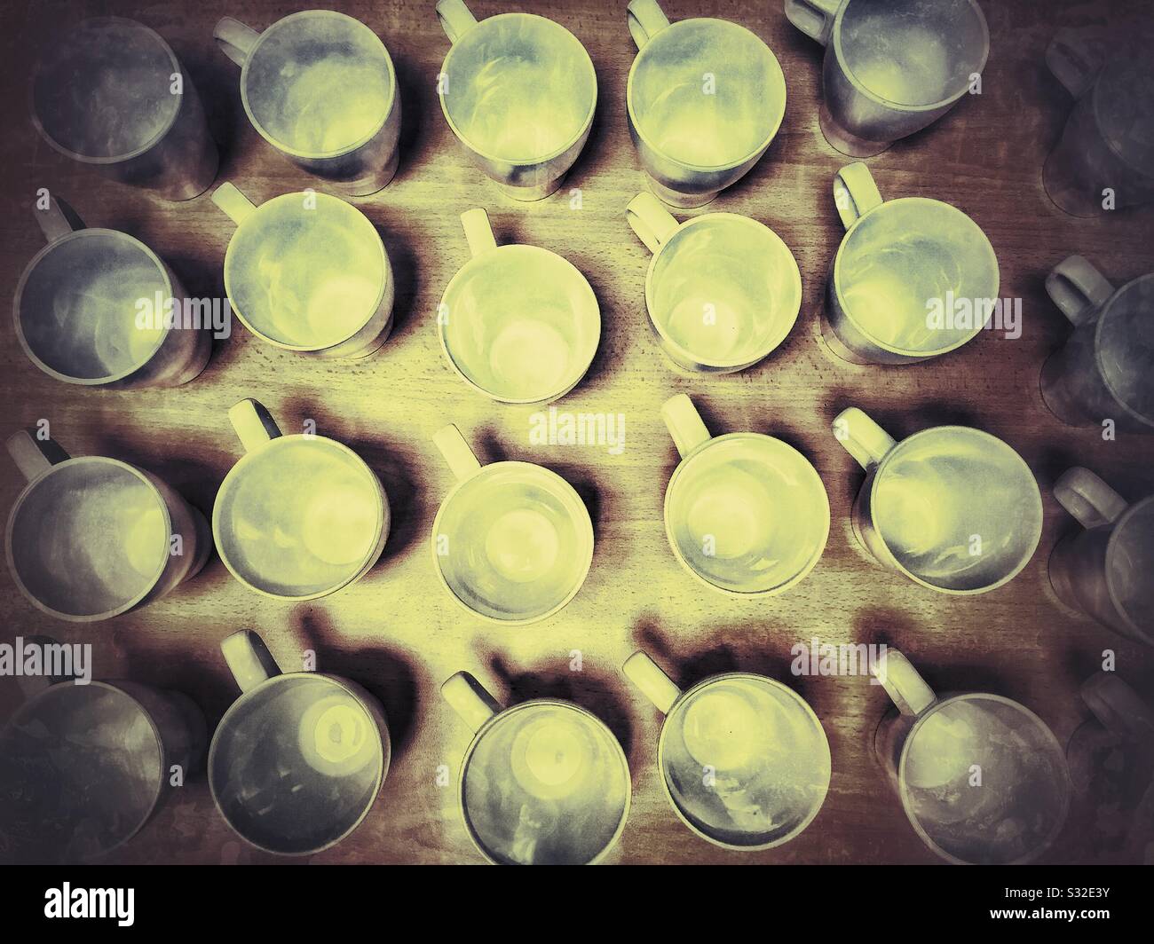 Empty mugs cups hi-res stock photography and images - Alamy