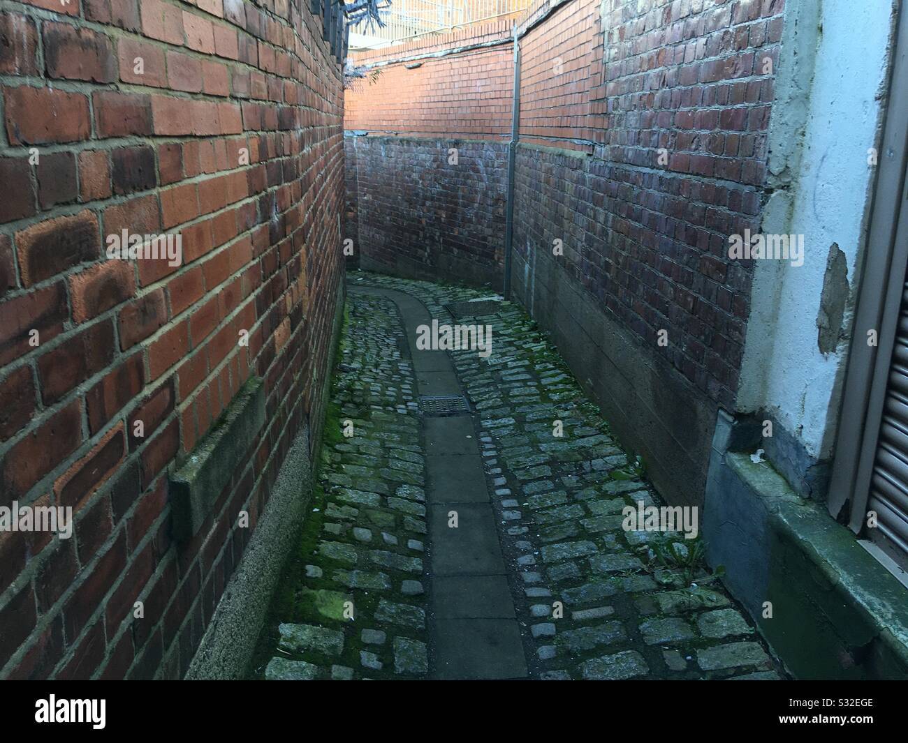 Old English Alleyway High Resolution Stock Photography and Images - Alamy
