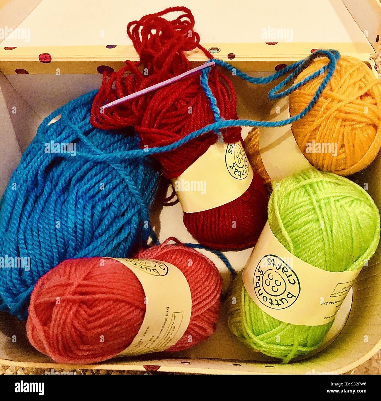 Craft needle hi-res stock photography and images - Alamy