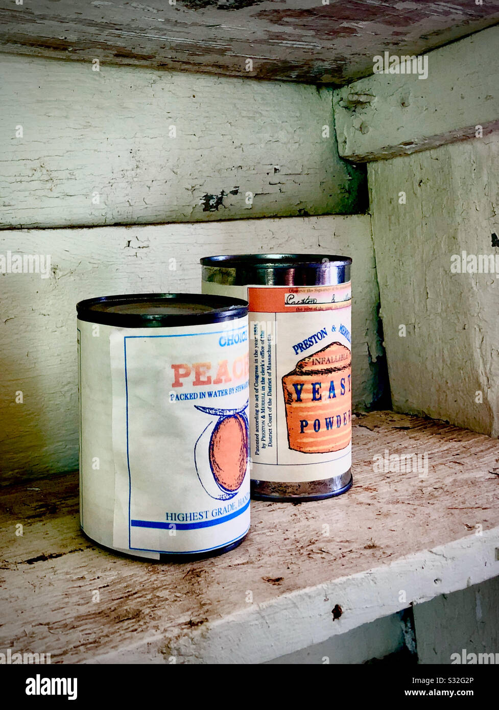Antique canned goods hi-res stock photography and images - Alamy