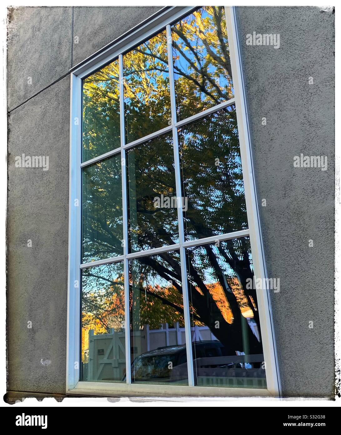 Reflections in paint hi-res stock photography and images - Alamy