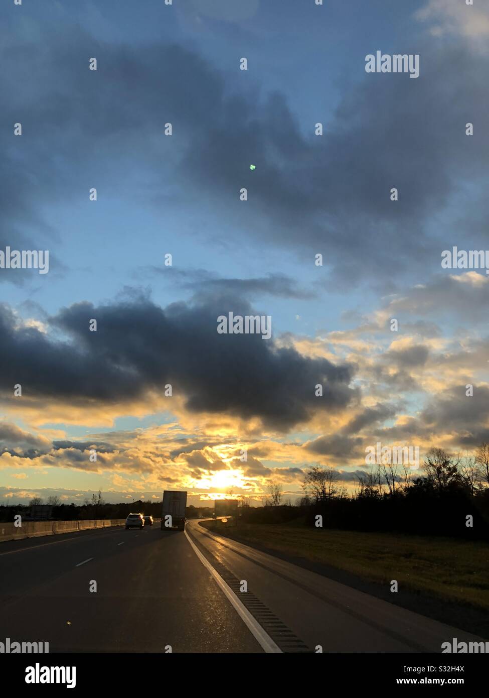 Highway 401 hi-res stock photography and images - Alamy
