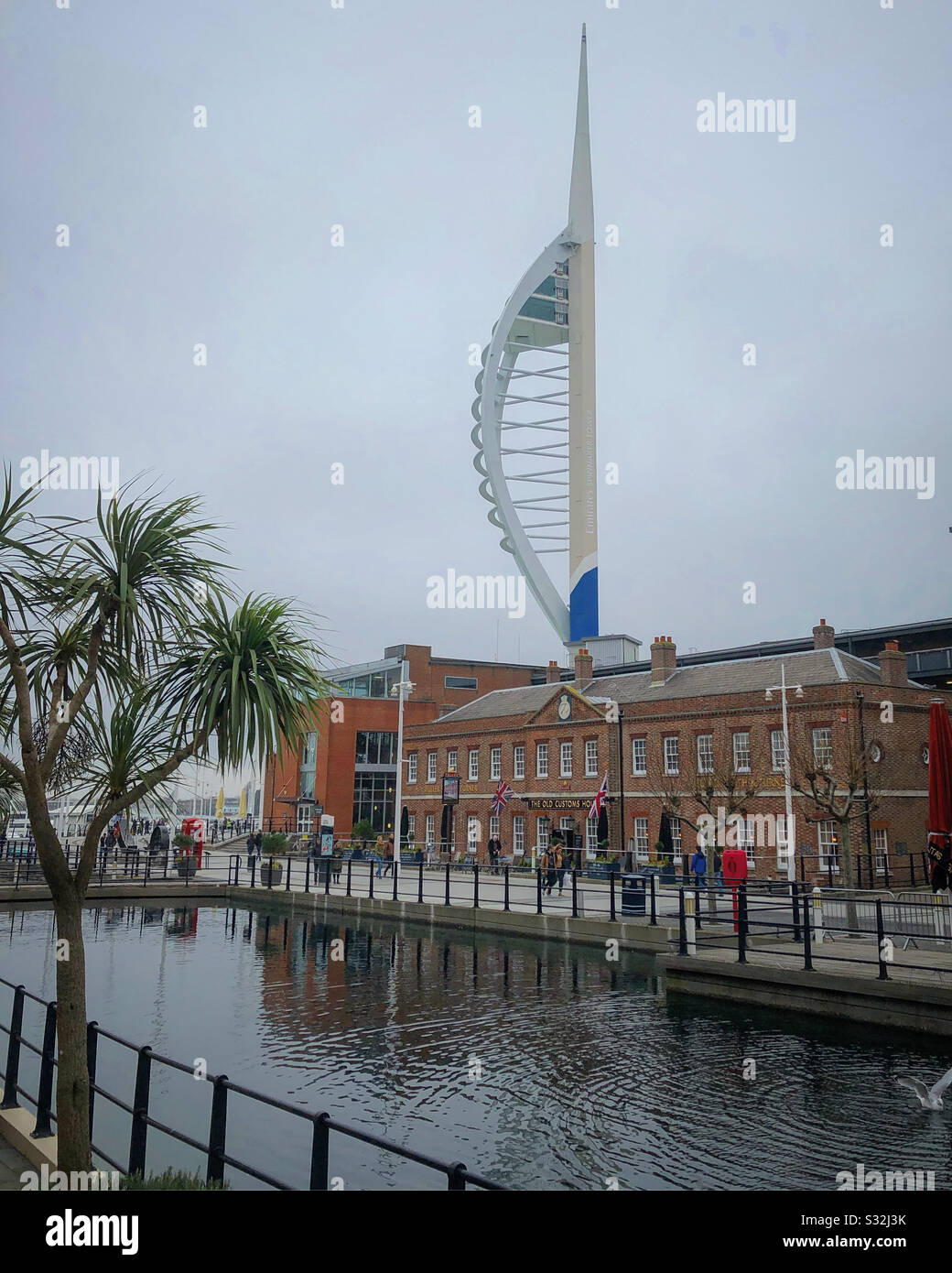 Gun wharf hi-res stock photography and images - Alamy
