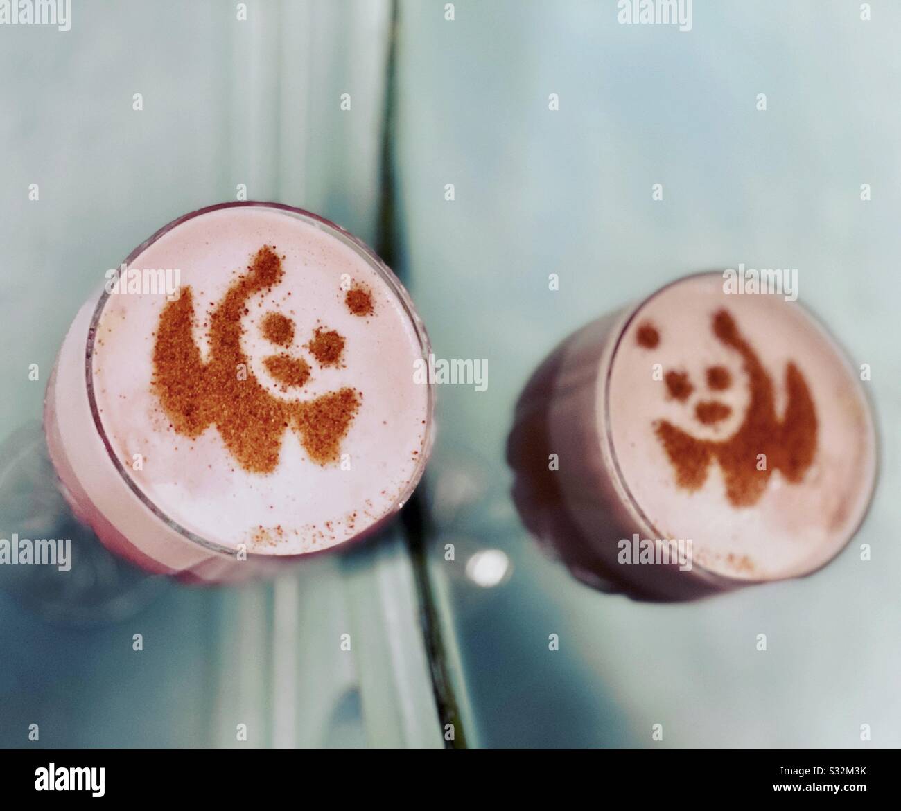 Foam cocktail hi-res stock photography and images - Alamy