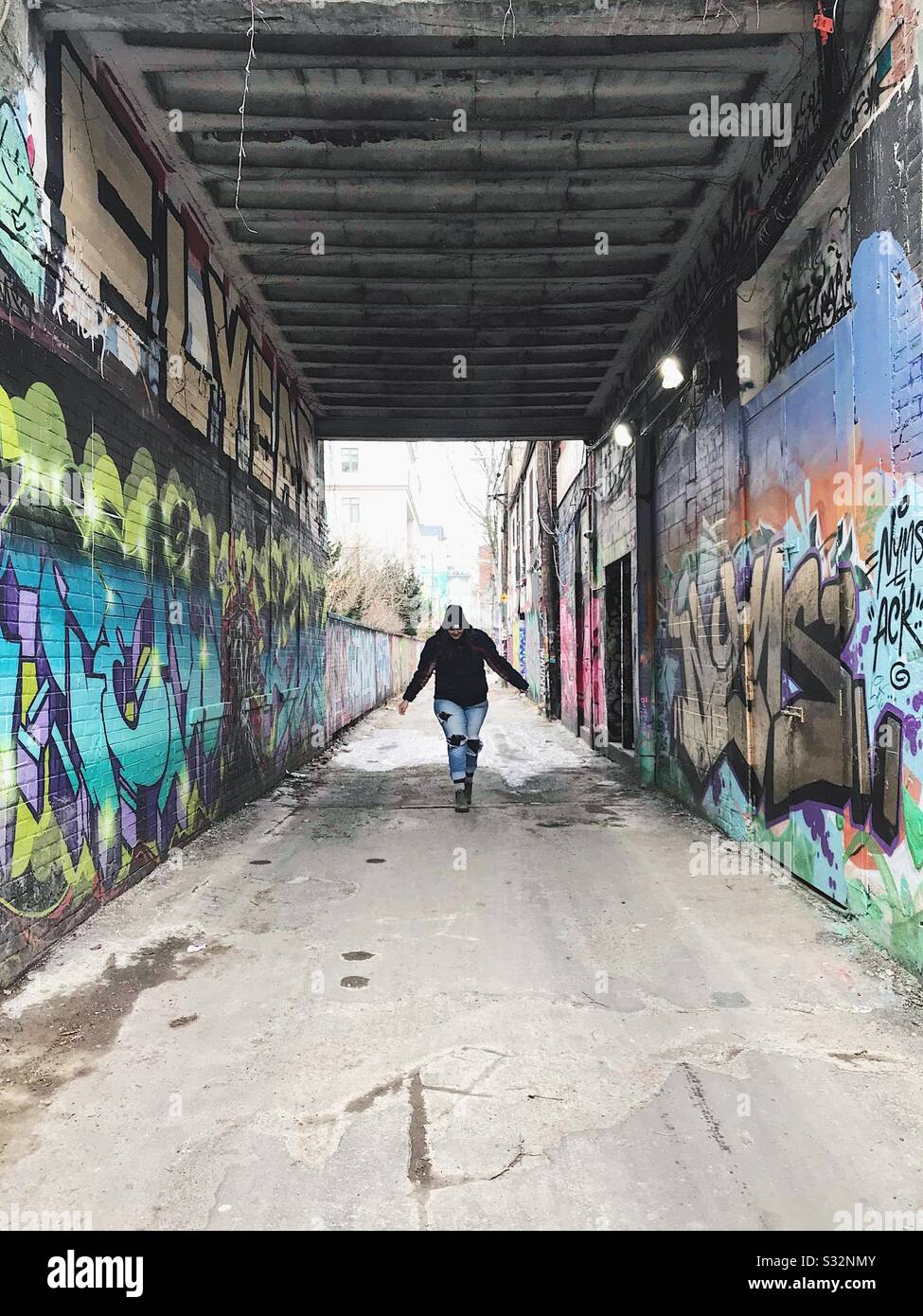 Graffiti alley hi-res stock photography and images - Alamy