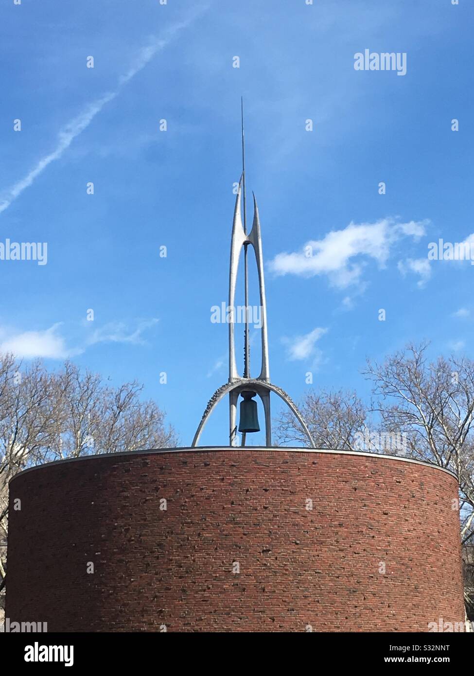 Sky clouds architecture hi-res stock photography and images - Alamy