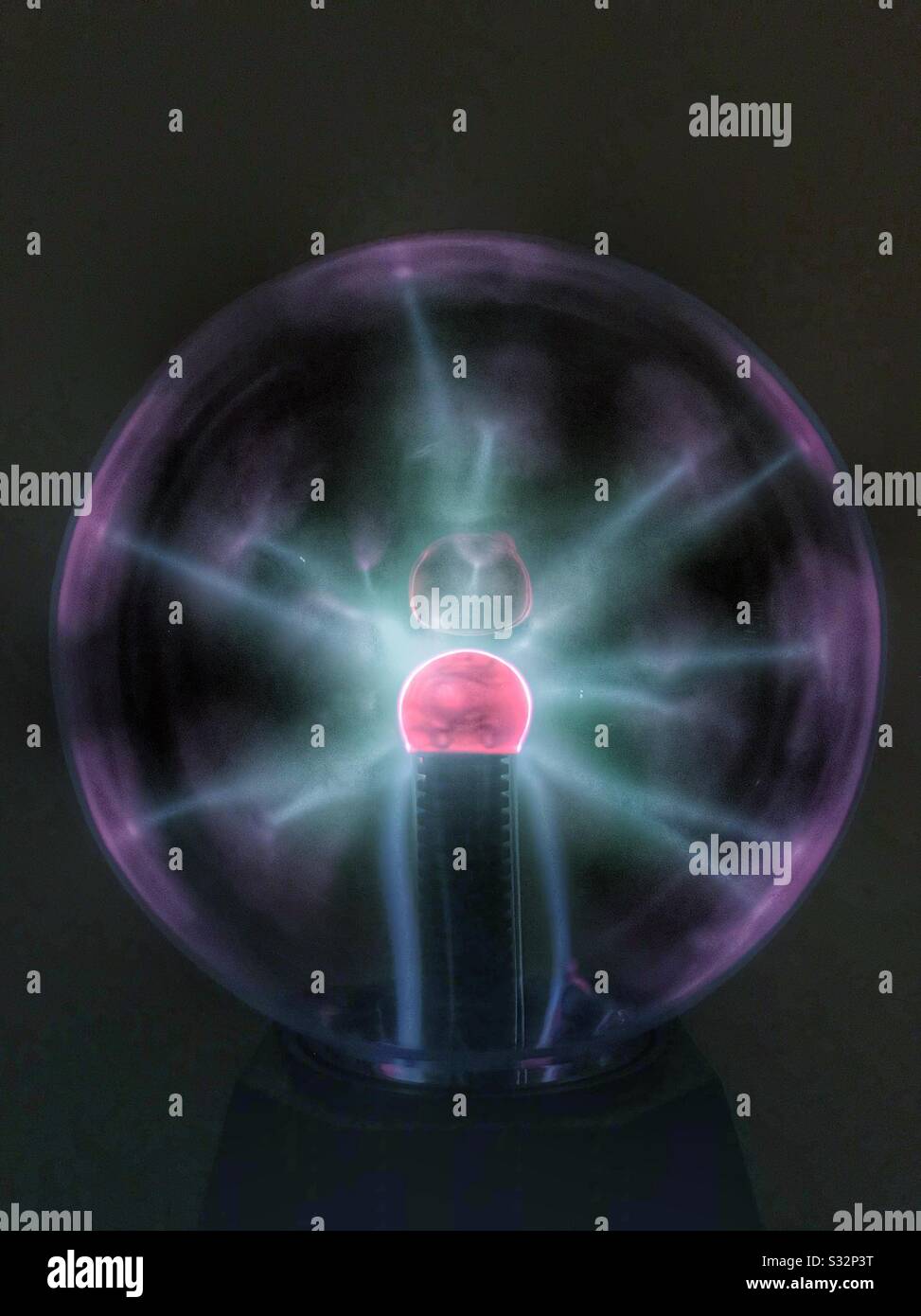 Plasma rays hi-res stock photography and images - Alamy