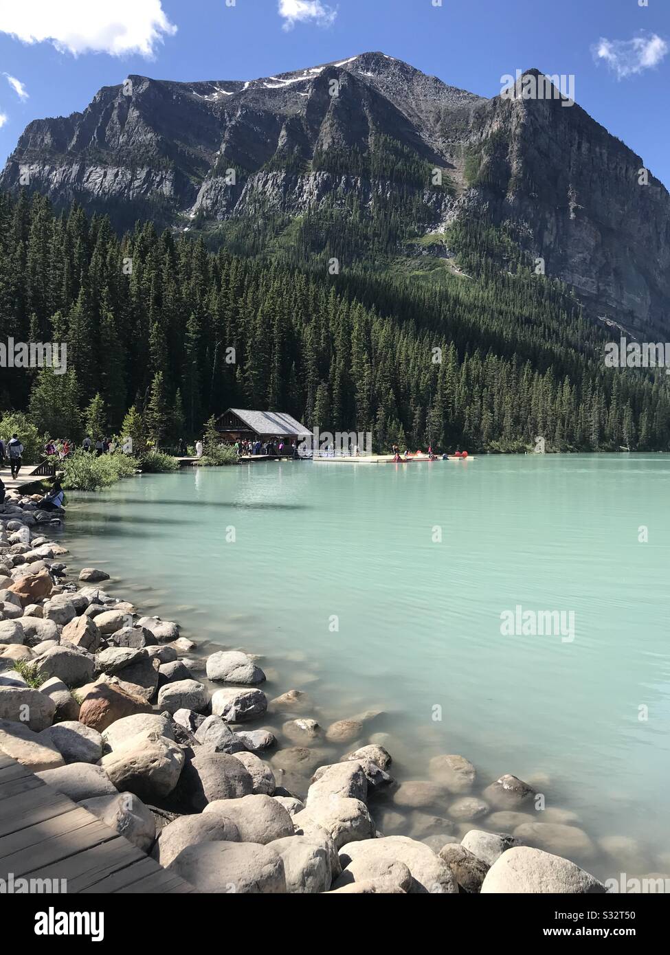 Lake louise alberta hi-res stock photography and images - Alamy