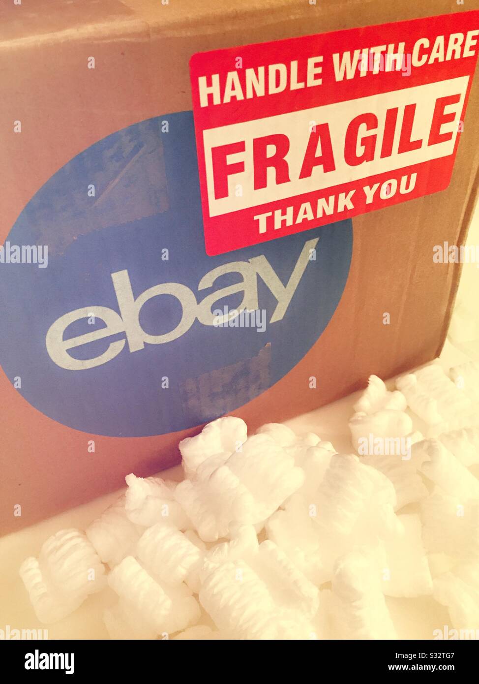 Packing material hi-res stock photography and images - Alamy