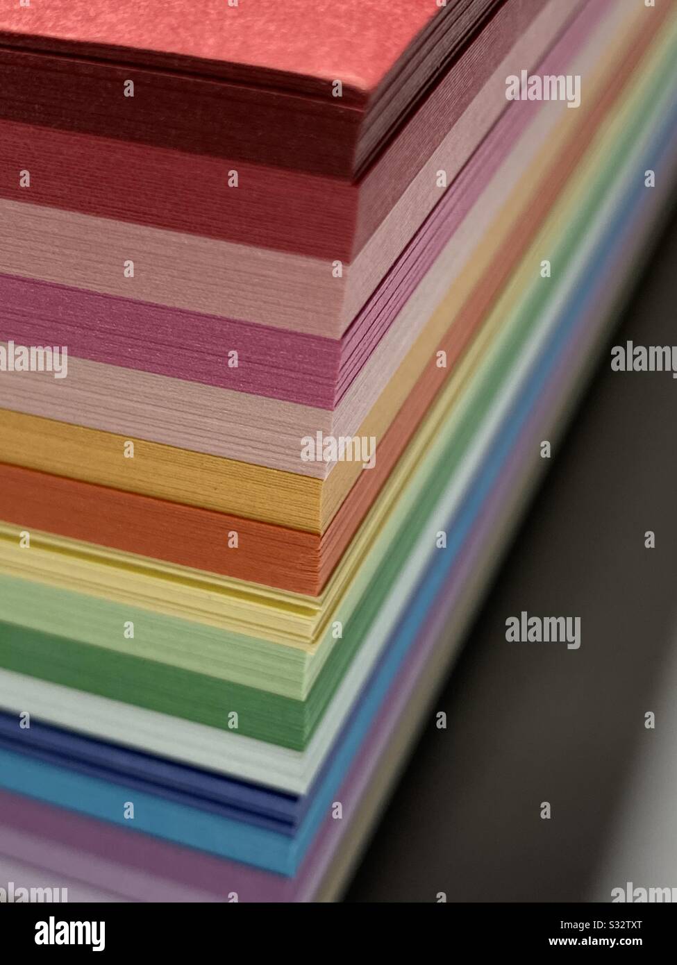 Stack of card paper hi-res stock photography and images - Alamy